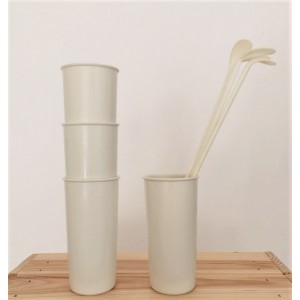 4 gobelets et 4 longues cuillères Tupperware vintage 70, coloris blanc