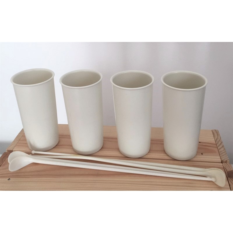4 gobelets et 4 longues cuillères Tupperware vintage 70, coloris blanc